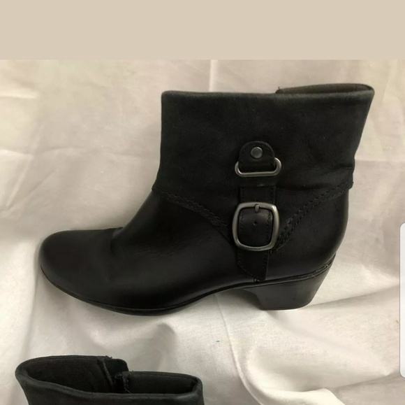 Clarks | Shoes | Clarks Ankle Bootie Black Leather Zip Sz9n | Poshmark